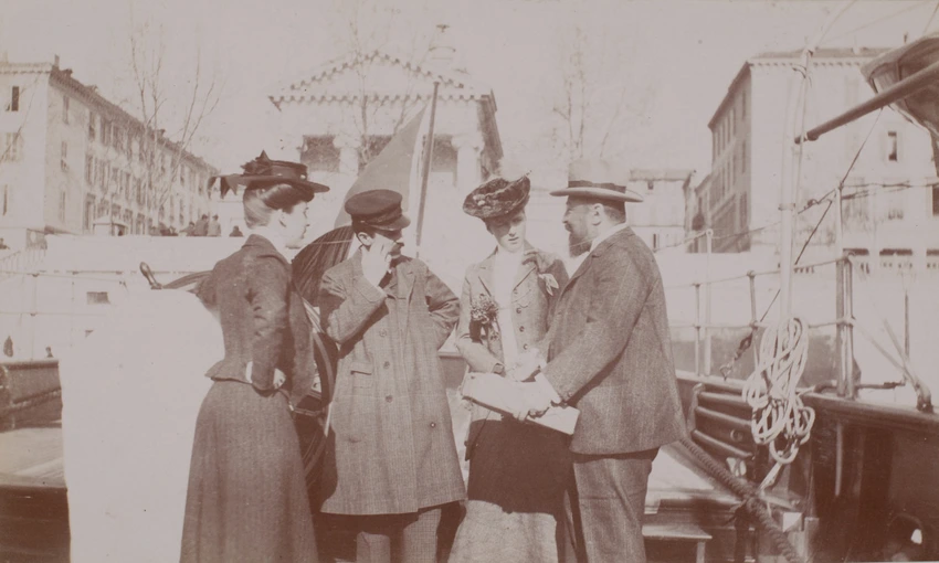 La Famille Menier sur le pont de l'Ariane - Anonyme | Musée d'Orsay