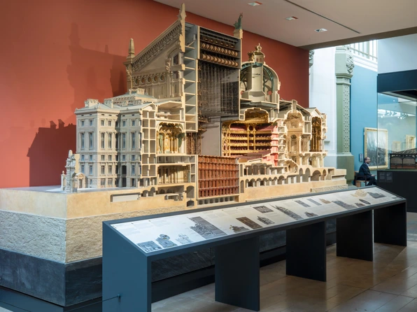 New mediation station in front of the model of the Paris Opera House ...