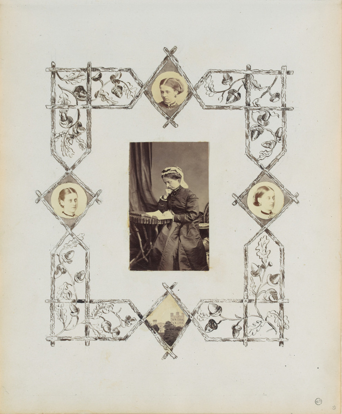 Portrait de Lady Penrhyn, avec dans les médaillons, trois de ses filles ...