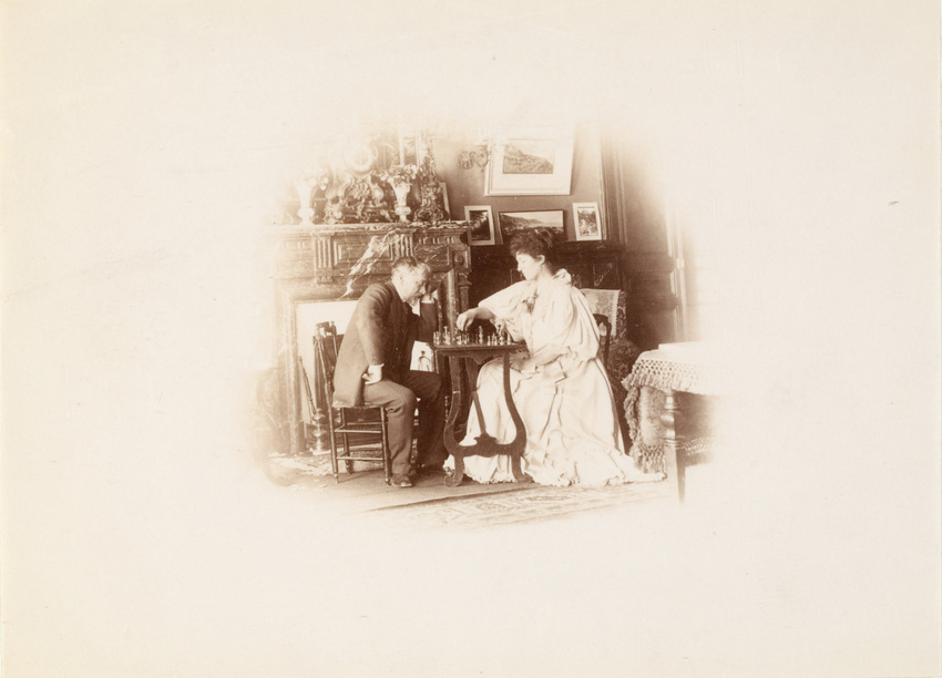 G. Eiffel et sa fille Claire jouant aux échecs à Beaulieu - Anonyme ...