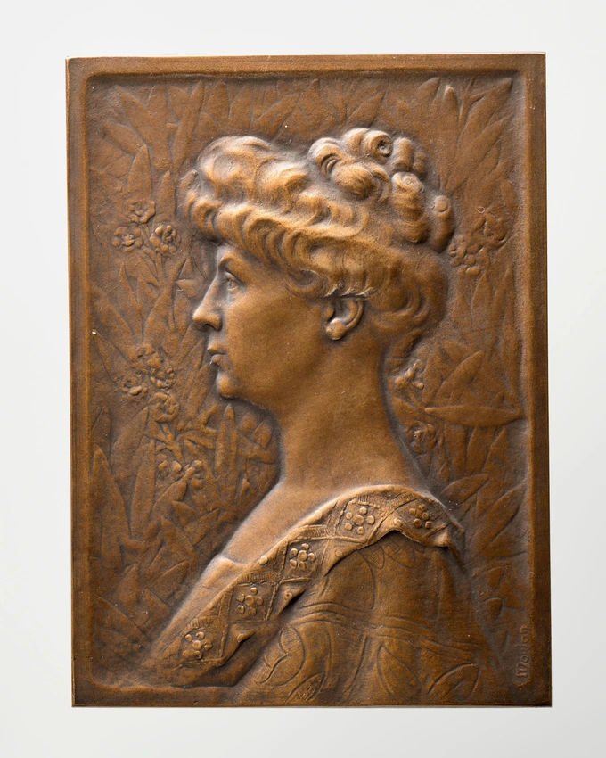 Femme de profil gauche, sur fond de fleurs - Alexandre Morlon | Musée d ...