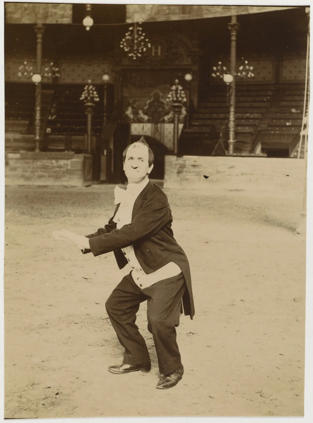 Hippodrome de l'Alma, clown - Albert Londe | Musée d'Orsay