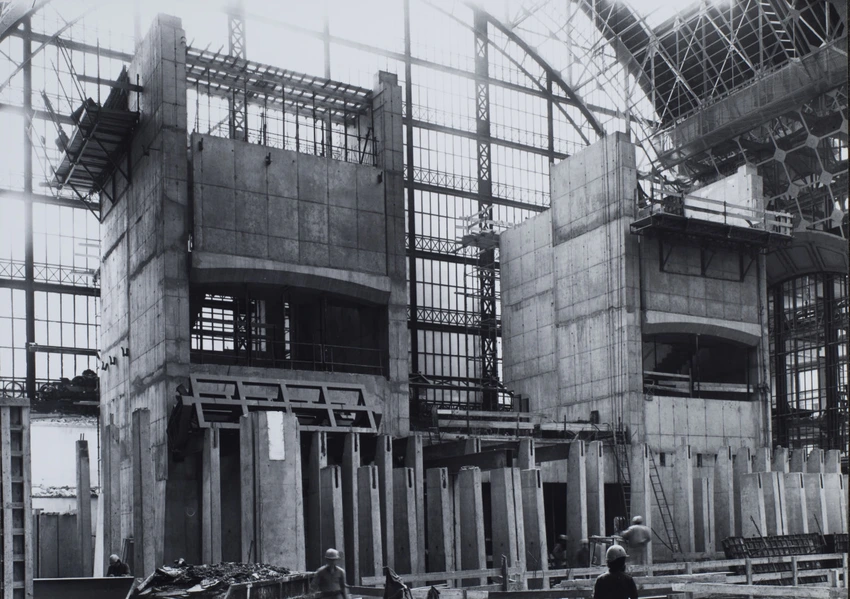 Nef, fond de nef, construction des tours - Jim Purcell | Musée d'Orsay