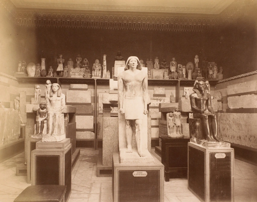 Salle de l'ancien empire avec une statue du prêtre Ranefer (musée de ...
