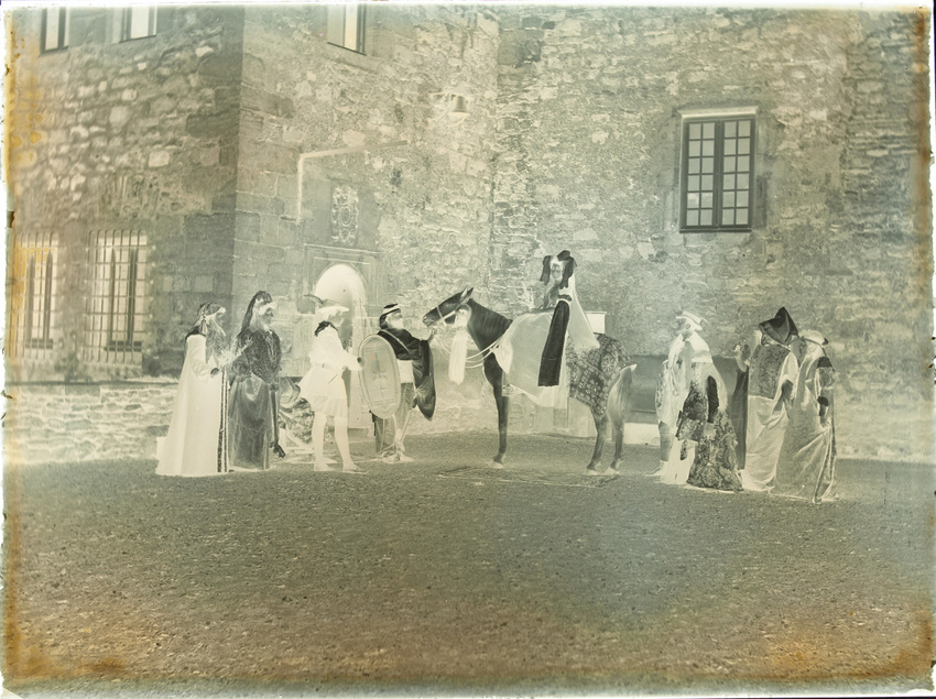 Tableau vivant, personnages costumés - Anonyme | Musée d'Orsay