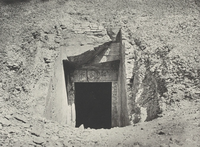 Entrée d'un tombeau dans la Valée des Rois, Thèbes - A. Quinsac | Musée ...