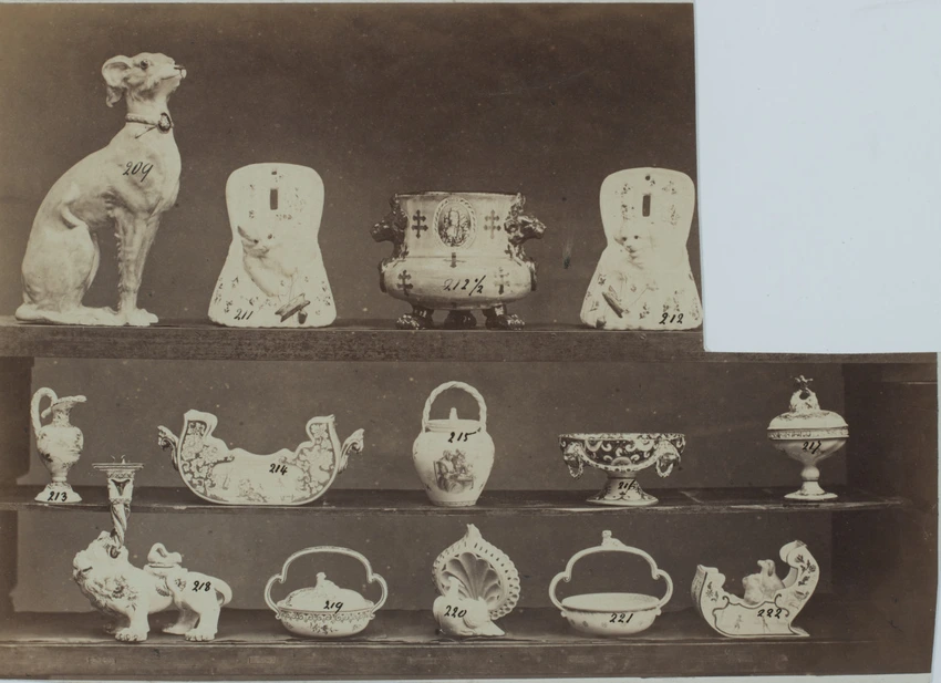 Quatorze divers objets, en céramique - Anonyme | Musée d'Orsay