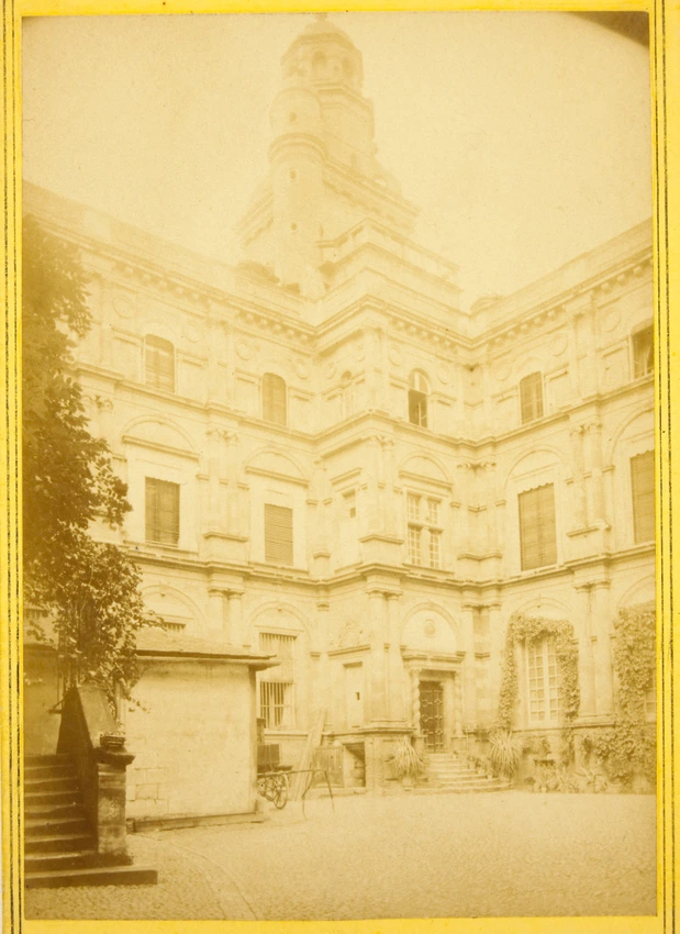 Cour intérieure d'un château. Toulouse - Jacques Provost | Musée d'Orsay