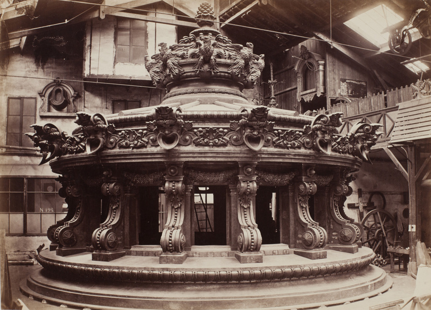 Construction de l'opéra de Paris, Chapiteau à volutes, Lanterne du toit ...