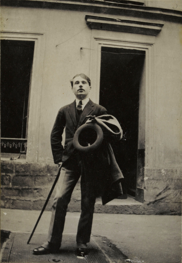 Paul Guillaume en pied - Anonyme | Musée de l'Orangerie