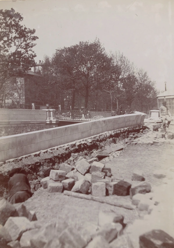 Chantier Saint-Bernard - Renversement du mur de bahut - Anonyme | Musée ...