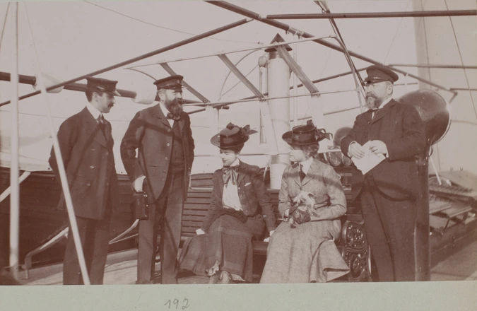La Famille Menier sur le pont de l'Ariane - Anonyme | Musée d'Orsay