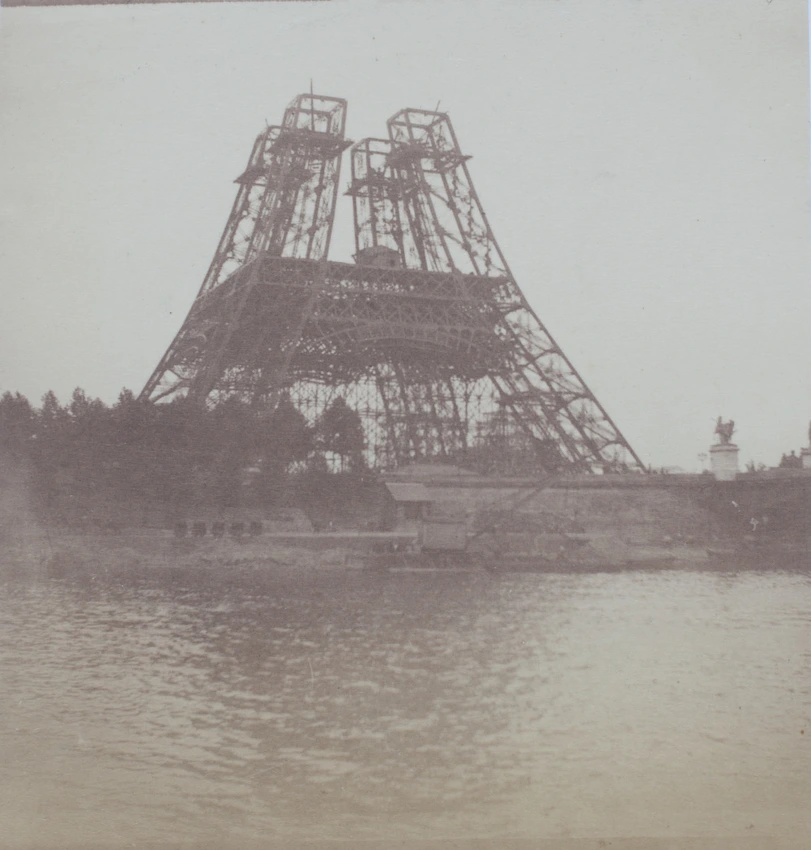 Tour Eiffel en construction - Albert Londe | Musée d'Orsay