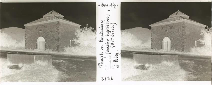 Temple ou Panthéon (ancien baptistère, VIe siècle) à Riez - E. Serve ...